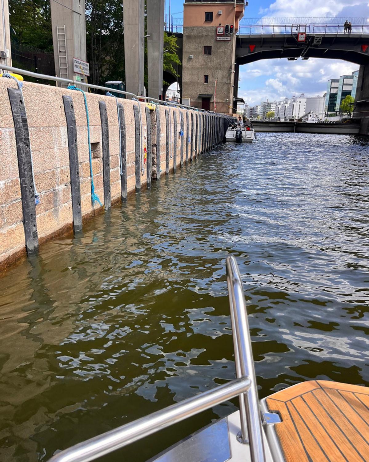 Slussa med Jessica - Tips för slussning med båt - SEASEA