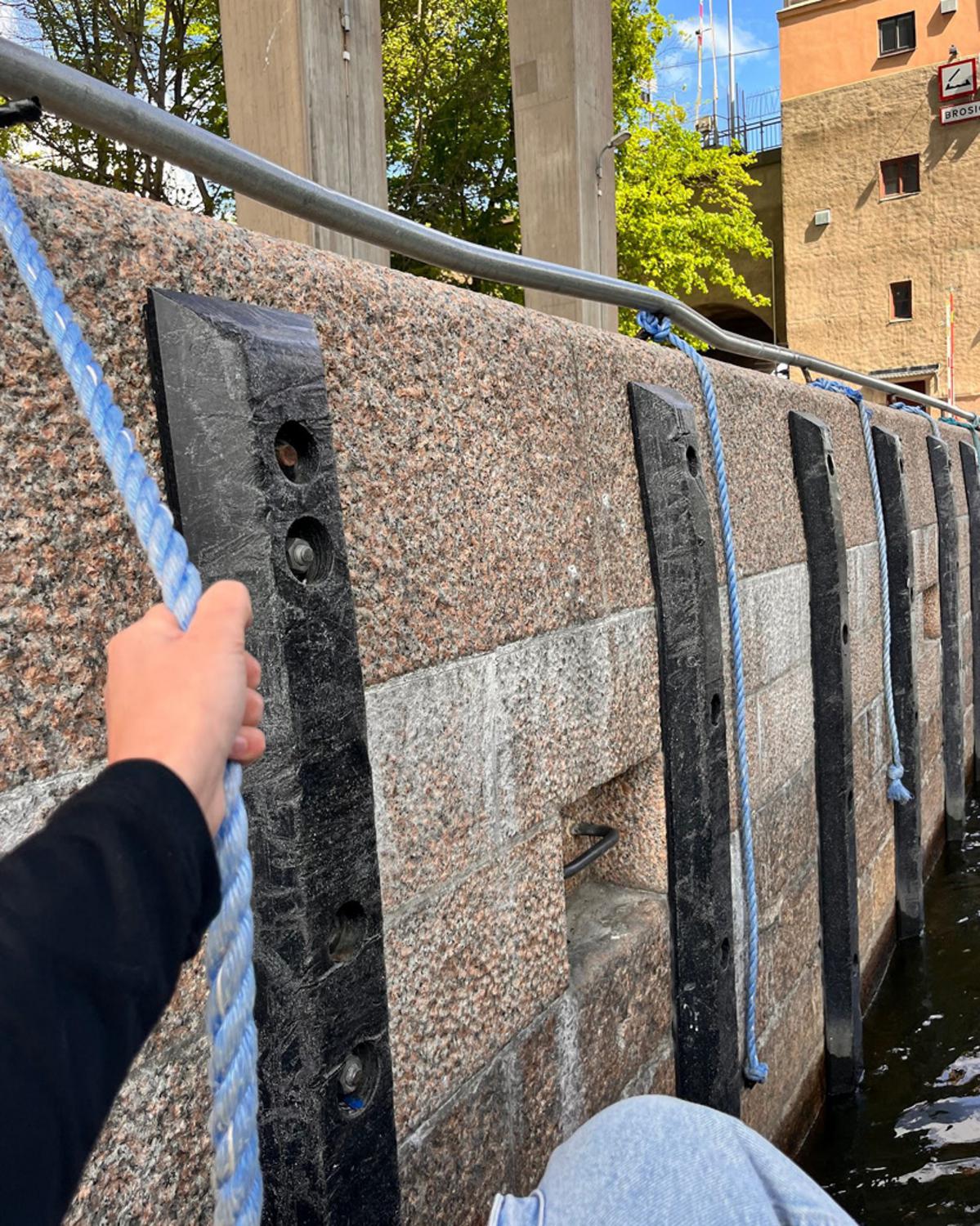 Slussa med Jessica - Tips för slussning med båt - SEASEA