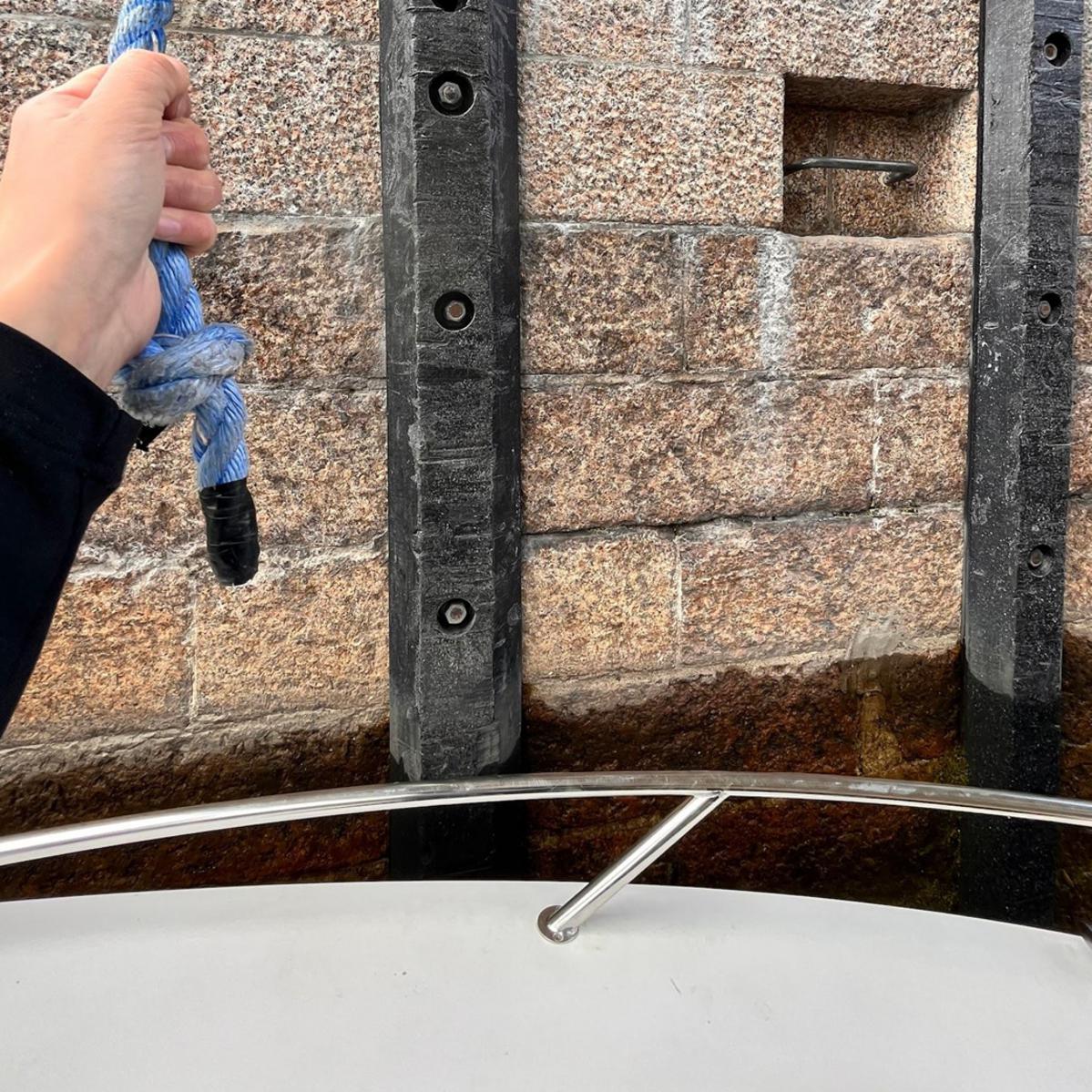 Slussa med Jessica - Tips för slussning med båt - SEASEA